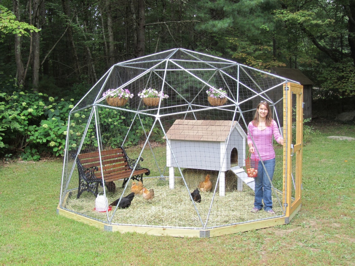 12 ft Geodesic Dome Outdoor Aviary, Chicken Enclosure, Animal Pen ...