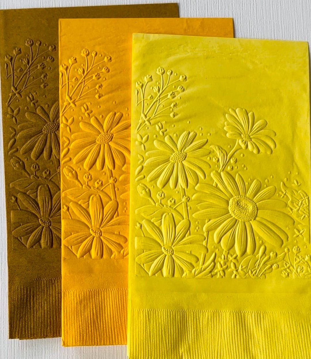 Fresh Daisies Napkin ~ Embossed Paper Napkins ~ Garden Party ~ Floral ...