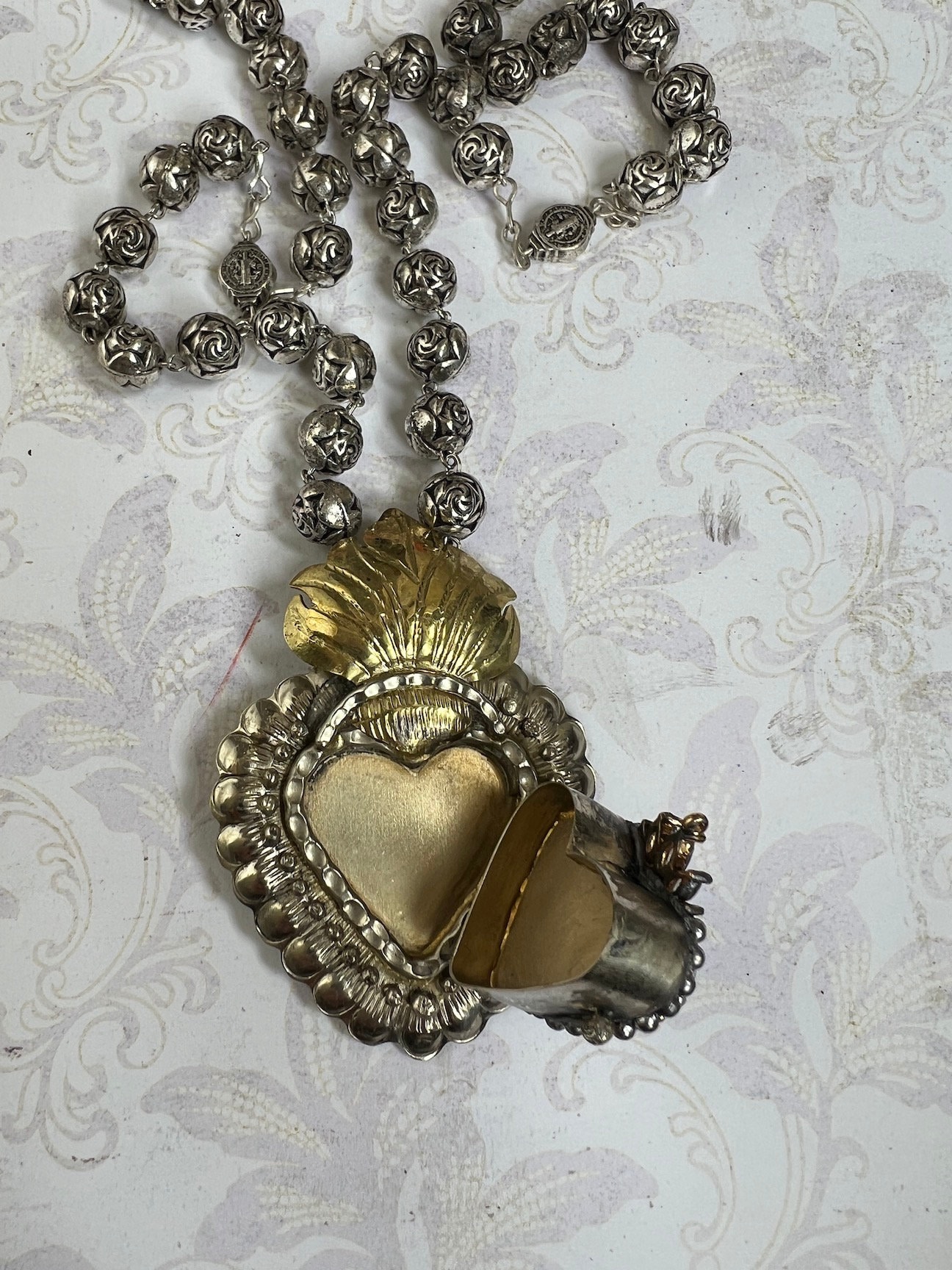 Sacred Heart Locket - Etsy