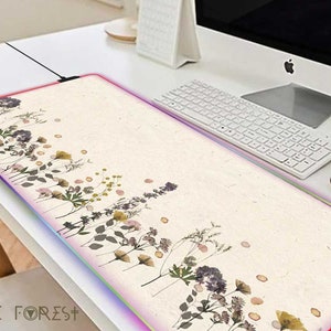 Pressed Dried Flowers Art Desk Mat, Green Witchcraft Desk Mat Decor ...