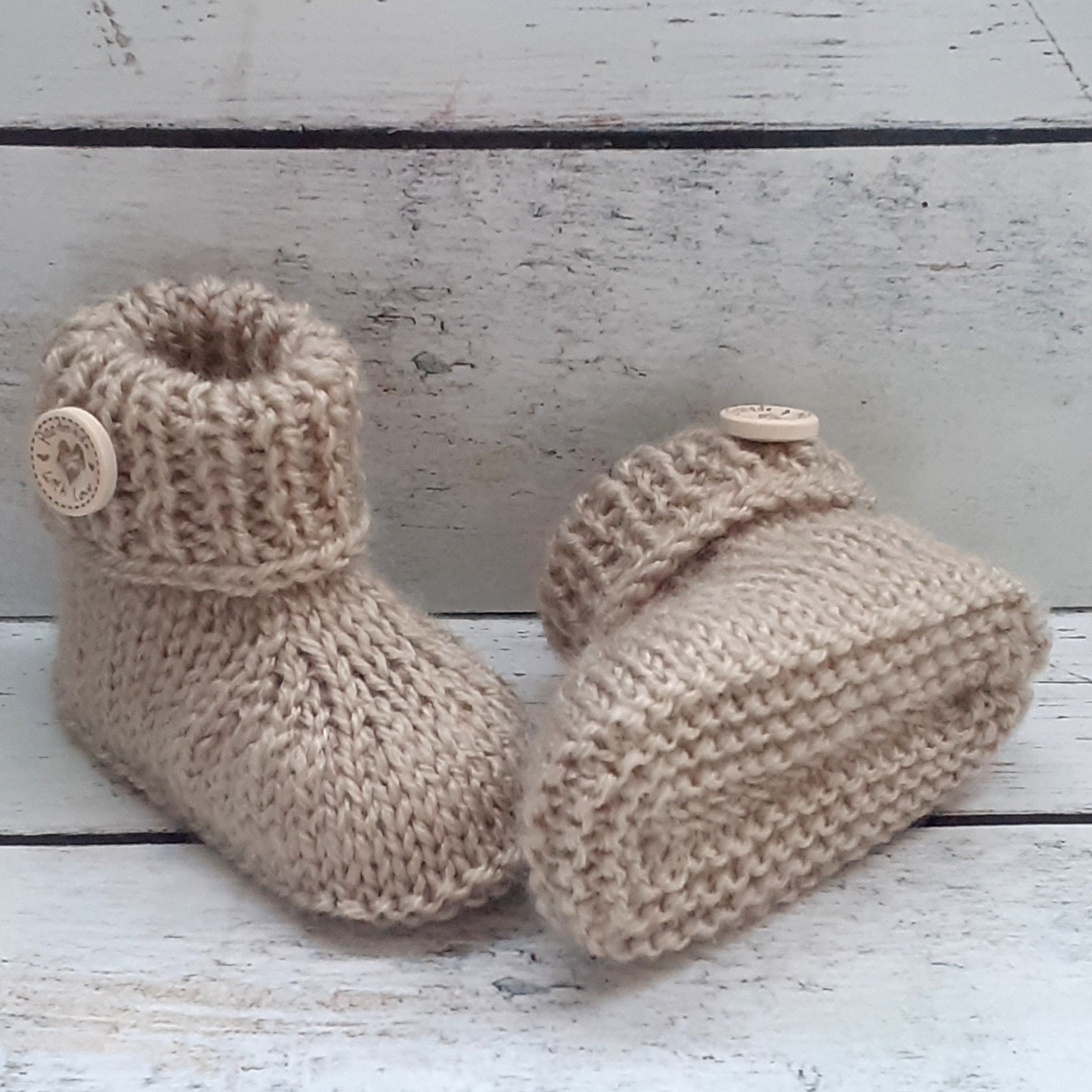 Chaussons pour bébé fille ou garçon, chaussons en laine réalisés au ...