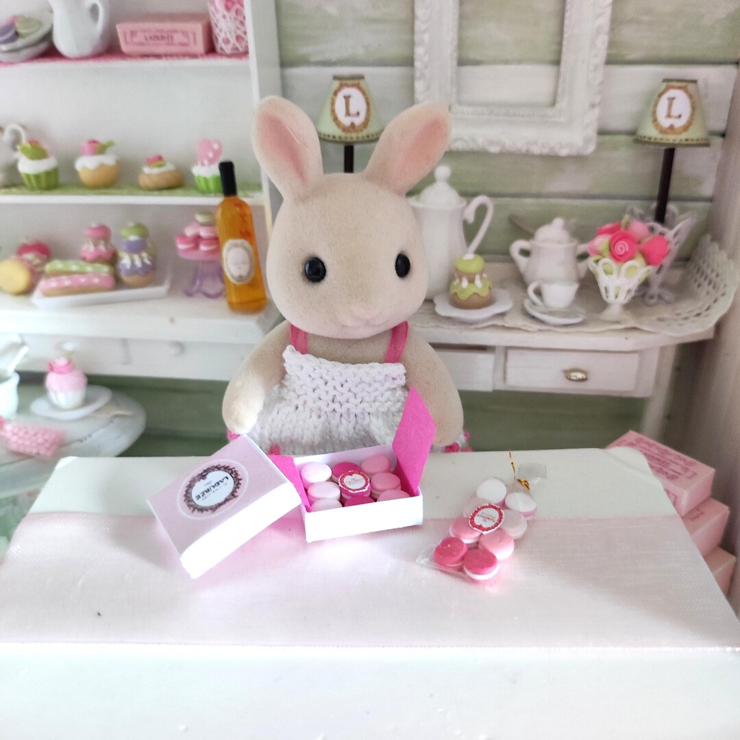 A Pretty Little Ladurée Box Made of Cardboard Filled With 15 Delicious ...