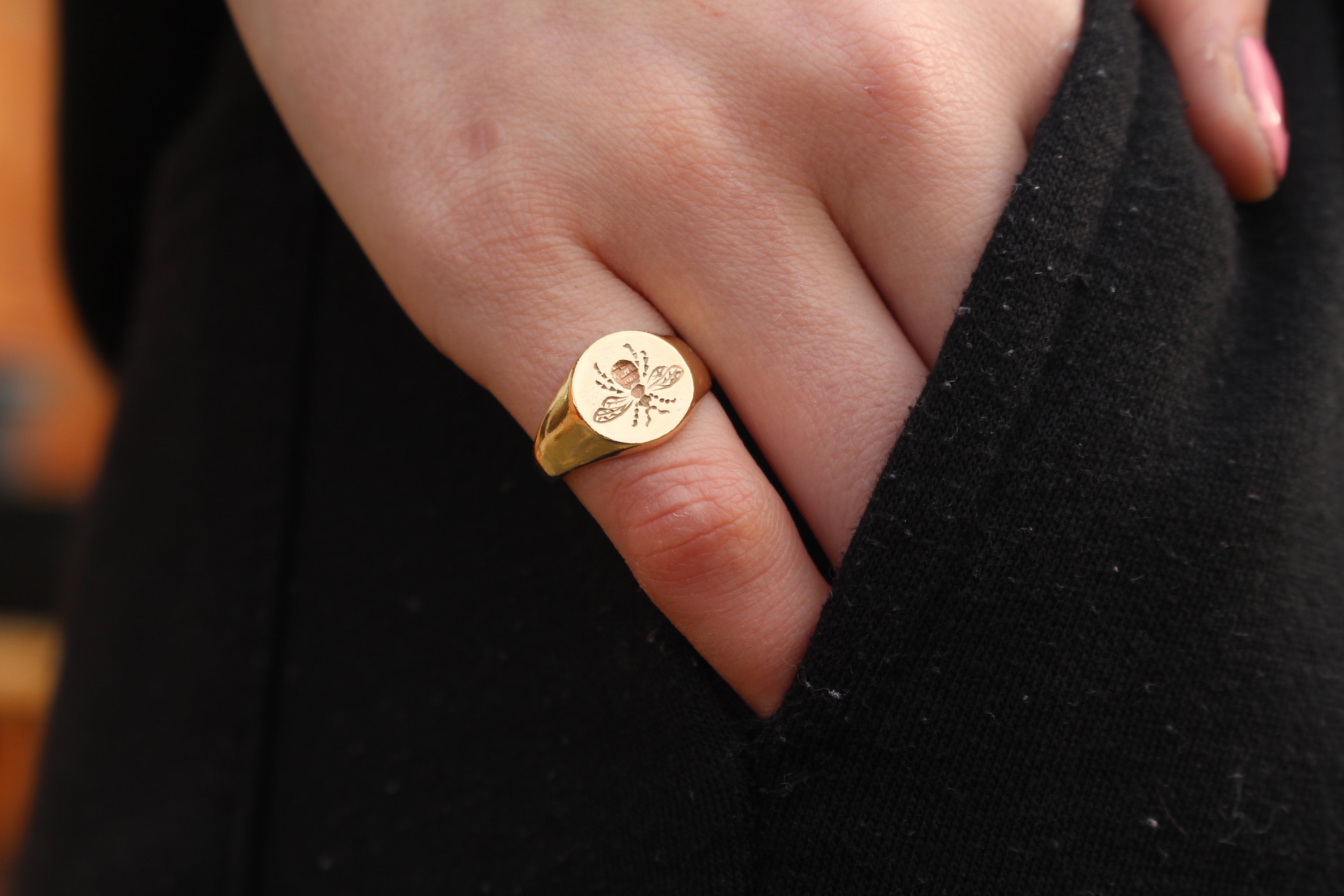 Gold Bee Engraved Signet Ring - Etsy