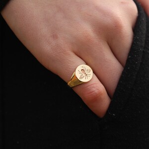 Gold Bee Engraved Signet Ring - Etsy