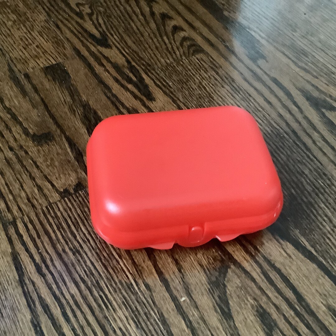 Tupperware Red Packables Oyster Keepers Hinged 7086a New/tupperware ...
