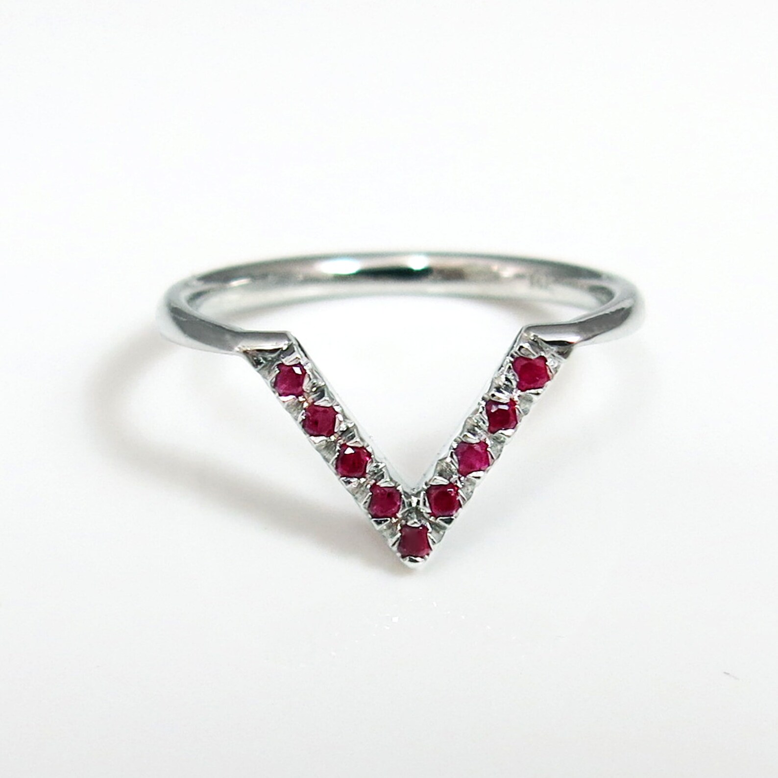 Gold V Ring Ruby Ring Chevron Ring Curved Band Unique - Etsy