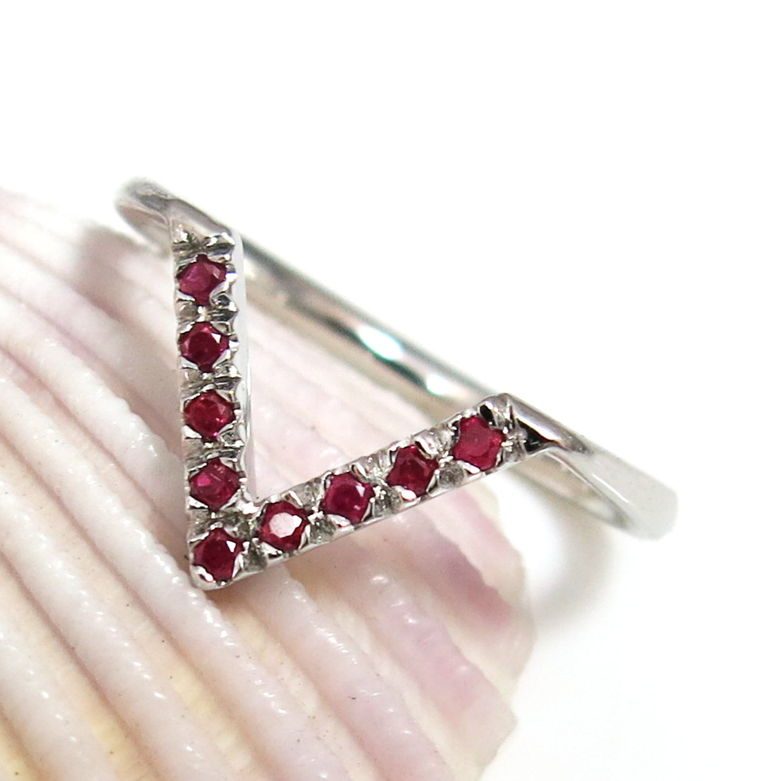 Gold V Ring Ruby Ring Chevron Ring Curved Band Unique - Etsy