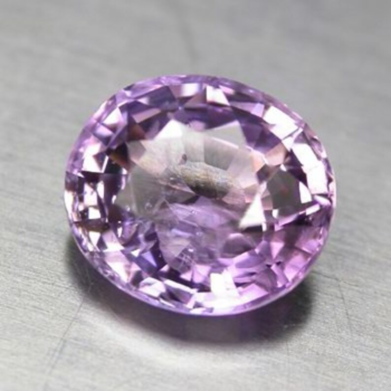 Véritable pierre de saphir violet 1,5 CT. UNHATED naturelle 100 % ...