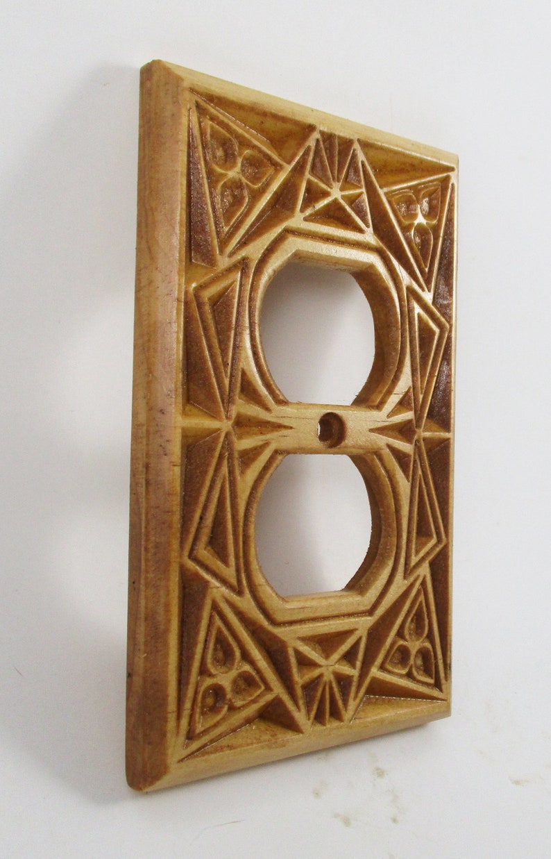 Geometric Petals Outlet Cover Plate comes in Multiple Colors | Etsy