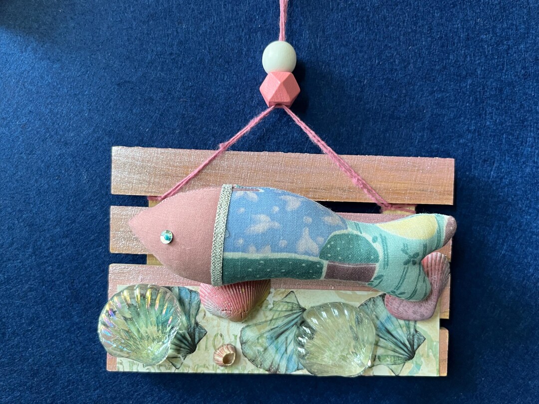 Nautical Slat PLAQUE With FABRIC FISH, Plaid Fish Above Glass , Real ...