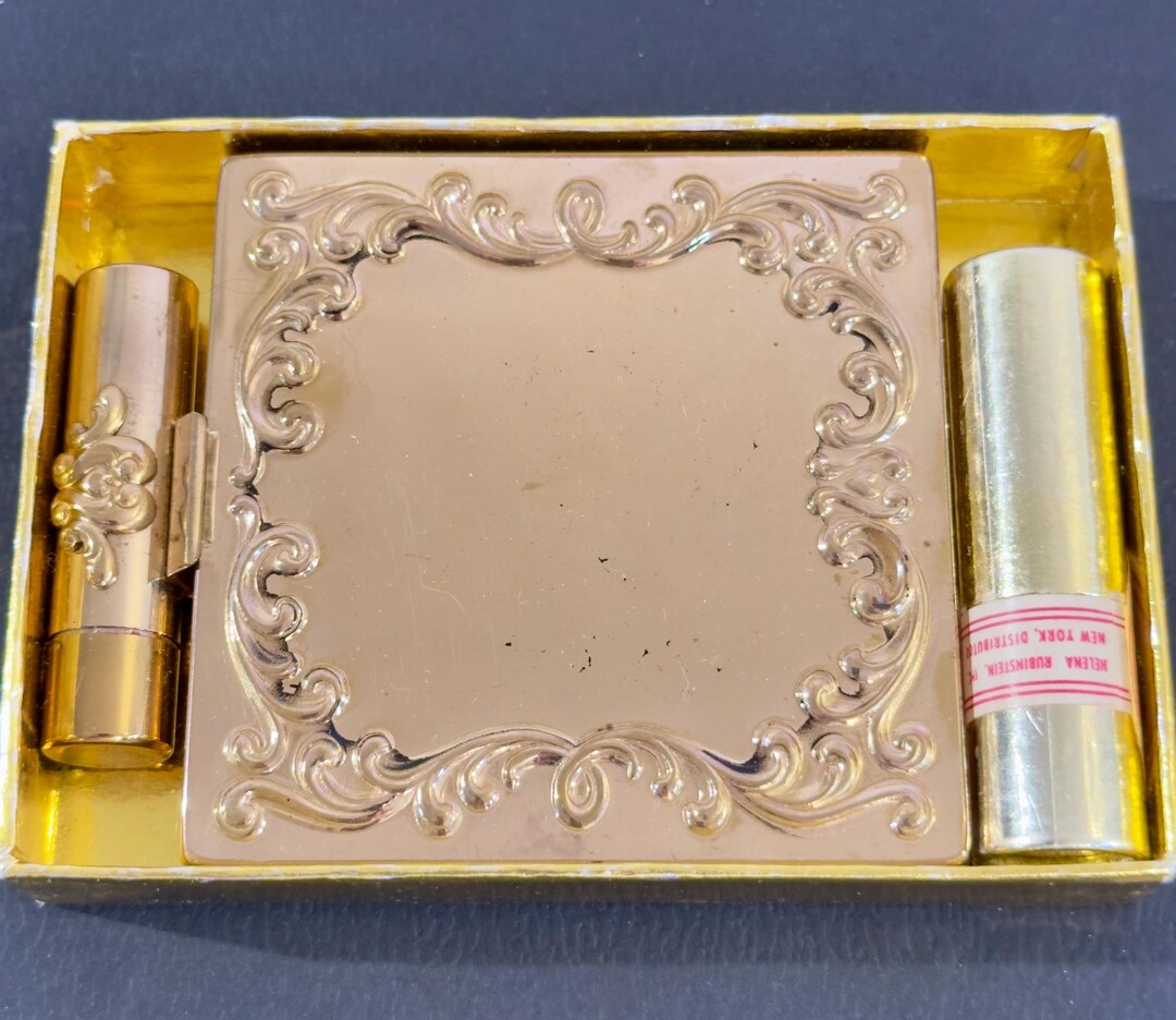 Vintage Cosmetic Powder & Lipstick Cracker Jack From Helena Rubinstein ...