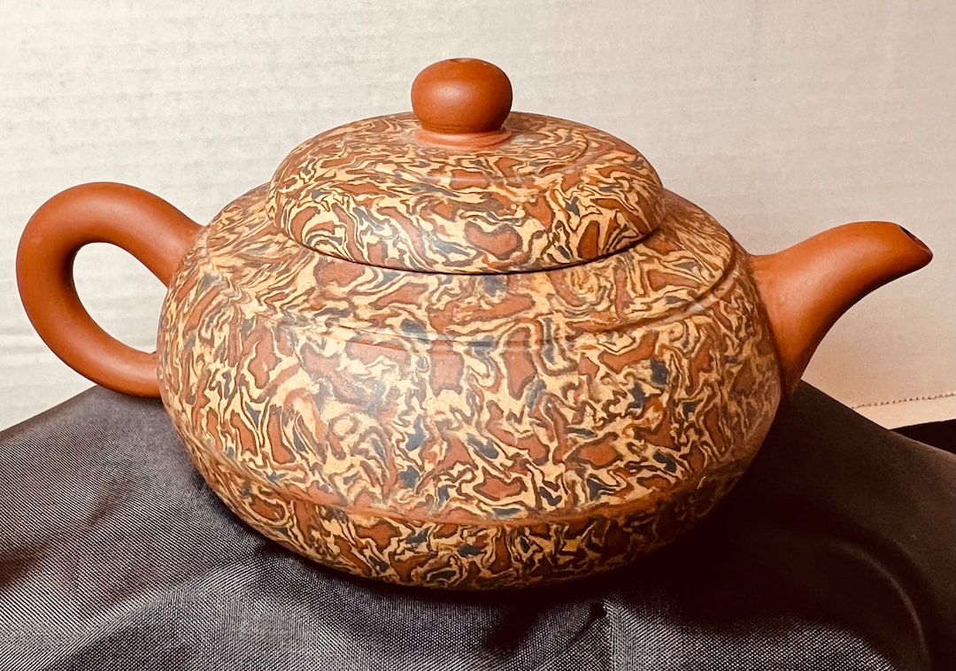 Vintage Chinese YIXING ZISHA Pottery Teapot Marked on Bottom and in Lif ...