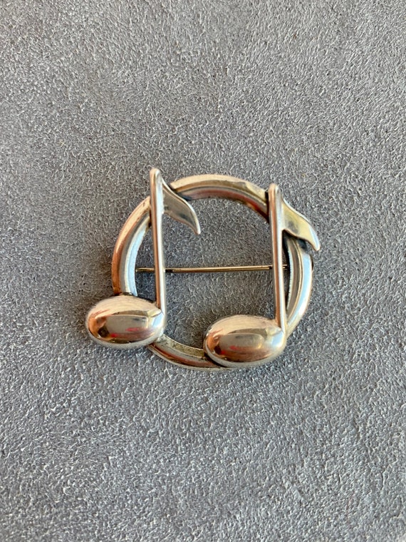 musical note silver brooch - Gem