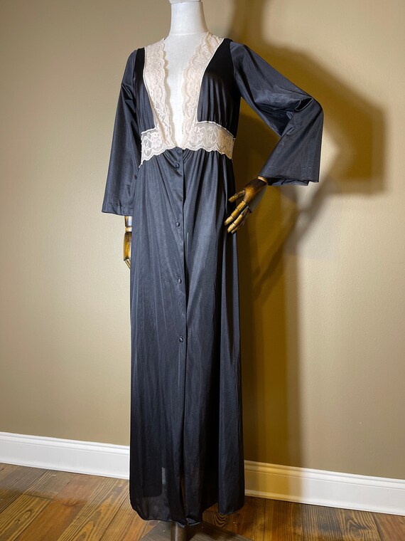 Vintage Sexy Black Robe And Gown Embroidered Red Rose… Gem