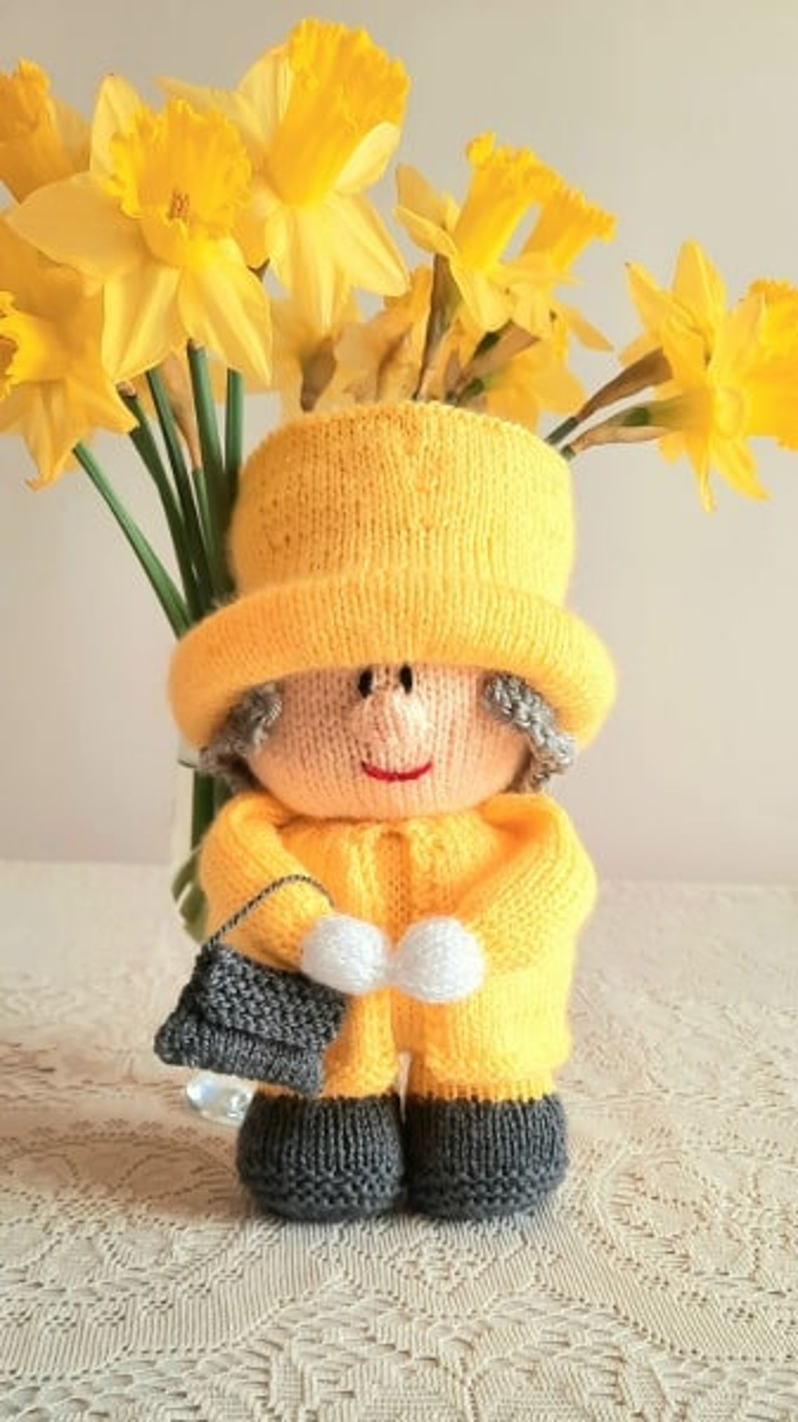 PDF Knitting Pattern Queen Elizabeth II Knitting Pattern - Etsy Canada