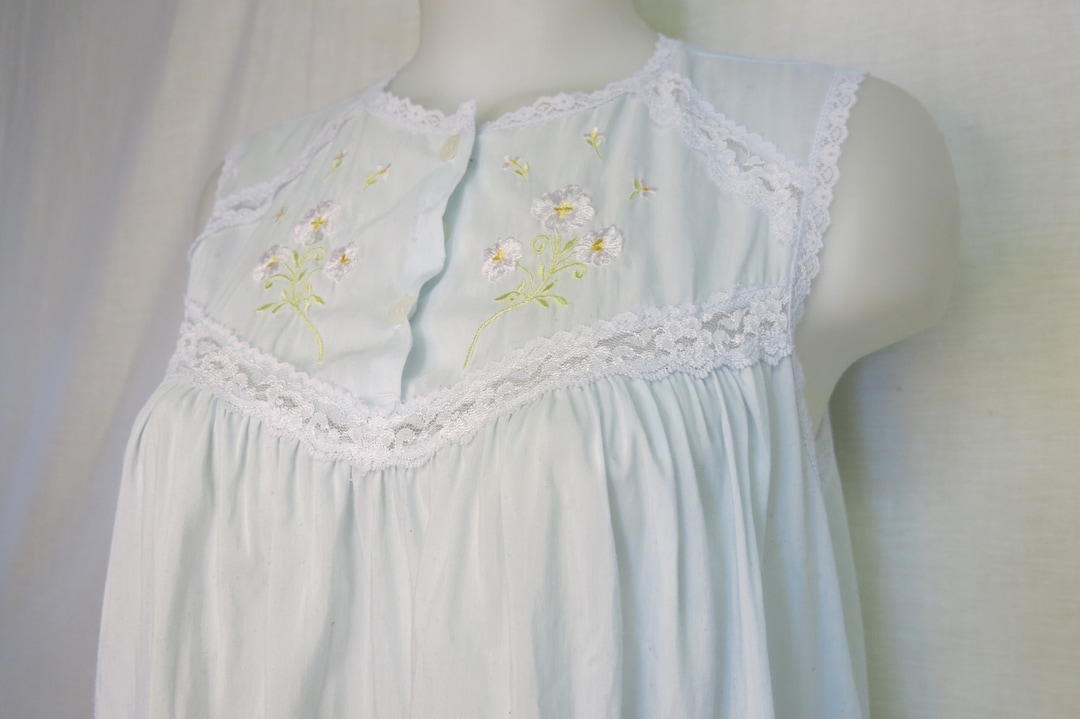 Old Fashioned Nightgown Cotton Batiste Romantic Sleeveless Nightgown M ...