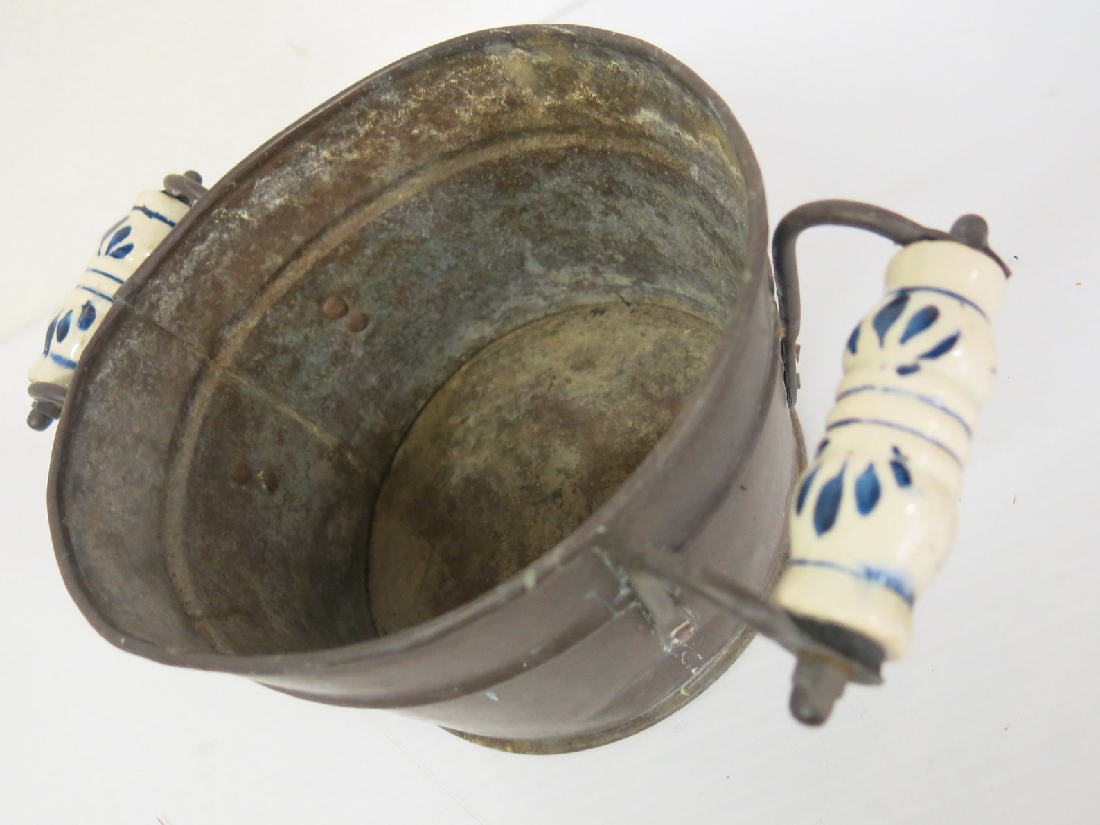 Vintage Copper Bucket/cache Pot With Delft Handles - Etsy