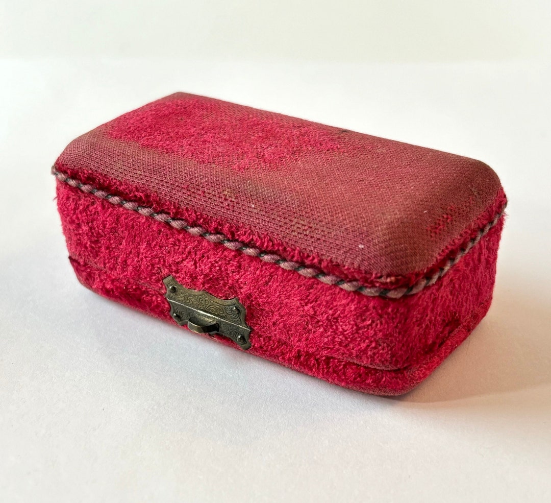 Antique Victorian Ring Box Vintage Red Velvet Edwardian Jewelry Display ...