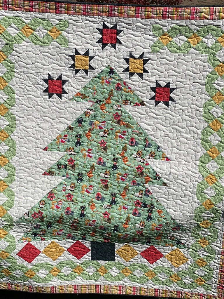 Beginner Quilt Pattern Christmas Home Decor for the Holidays With a ...