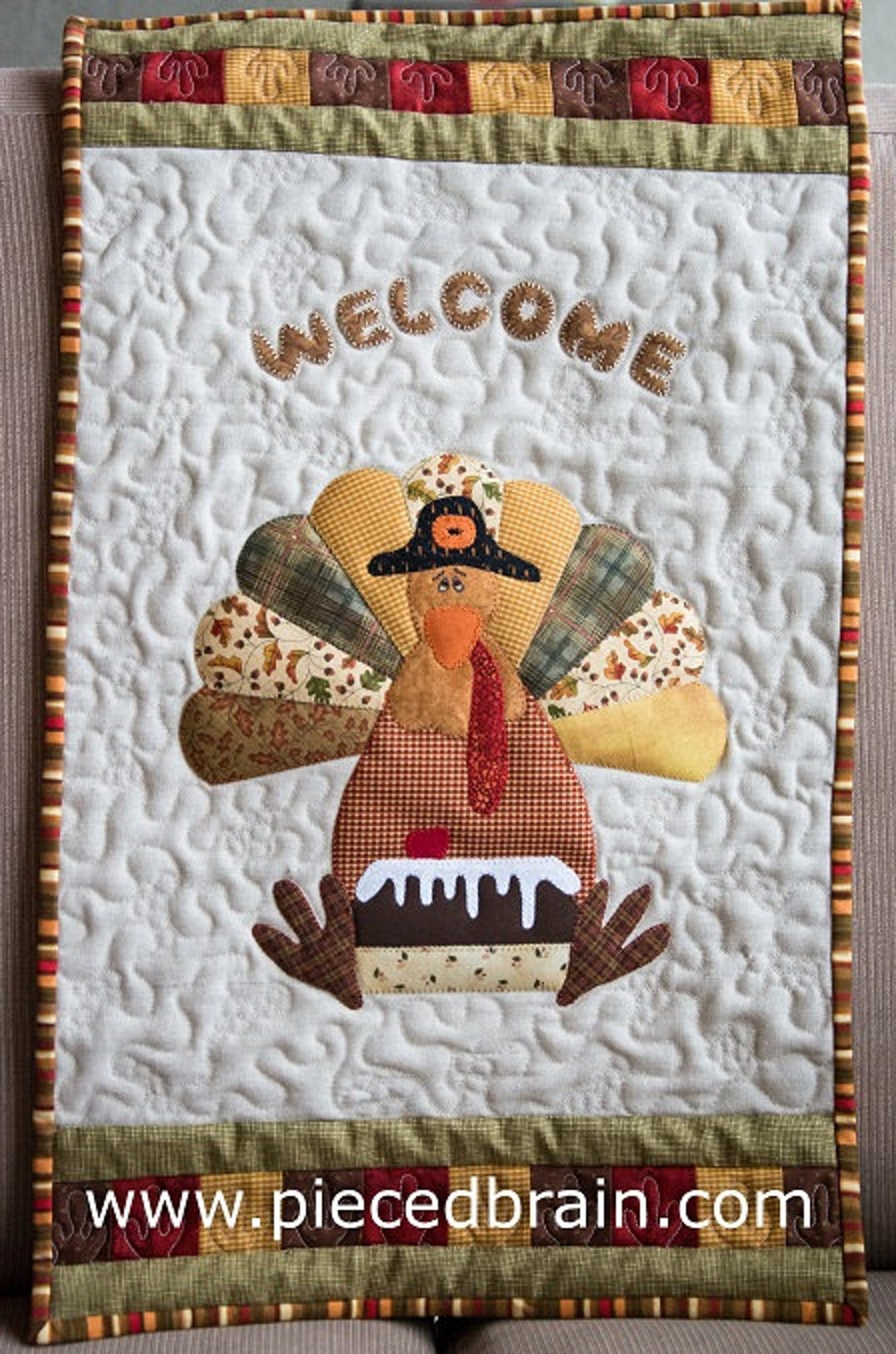 Applique Quilt Pattern Thanksgiving Machine Applique' Turkey and Cake ...