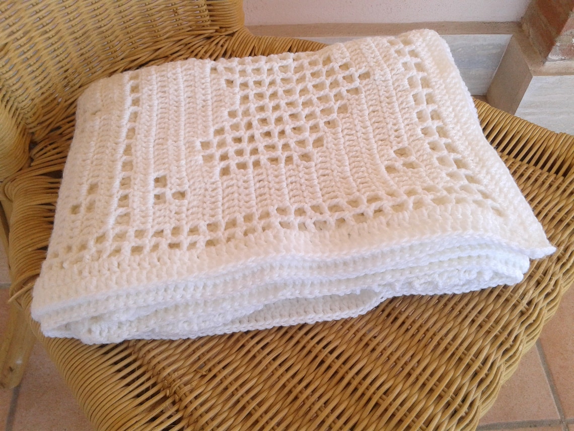 Schema Uncinetto FILET copertina neonato culla cuori nella neve, Schema ...