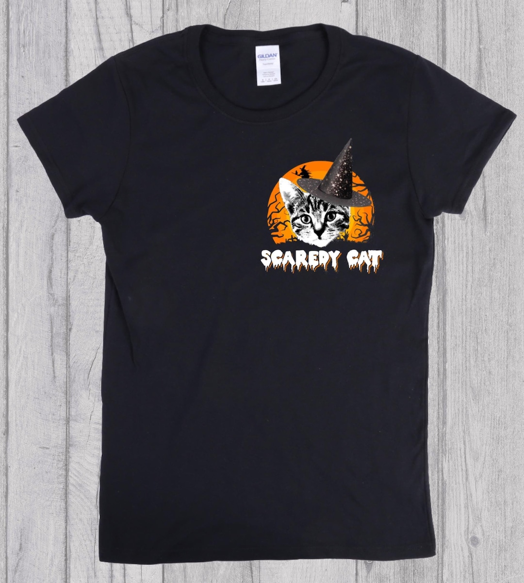 Scaredy Cat Funny Tabby Cat Witch Hat Halloween Ladies T-shirt in Black ...