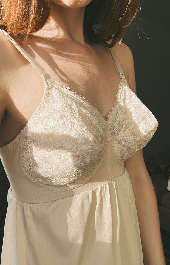 Vintage 1950s Bullet Bra Slip Dress Lace Trim 36… Gem