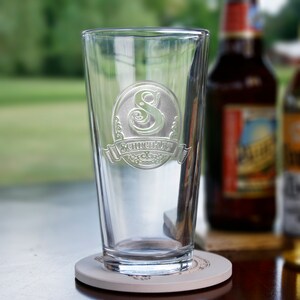 Engraved Beer Glass / Custom Craft Beer Pub / Personalized Pint Glass ...