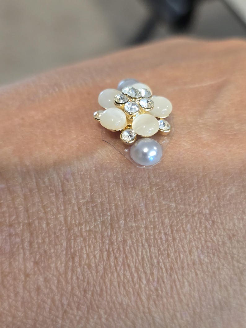 Flower Bubble Bindi, Reusable Bindi, Black and White Bindi, White and ...