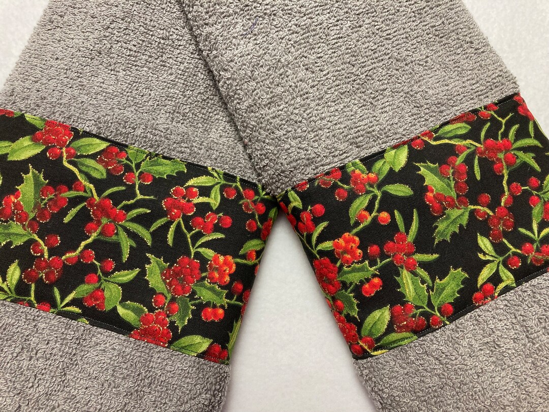 Holly Berry Towels/ Christmas Towels/ Winter Towels/ Holly Berry Hand ...