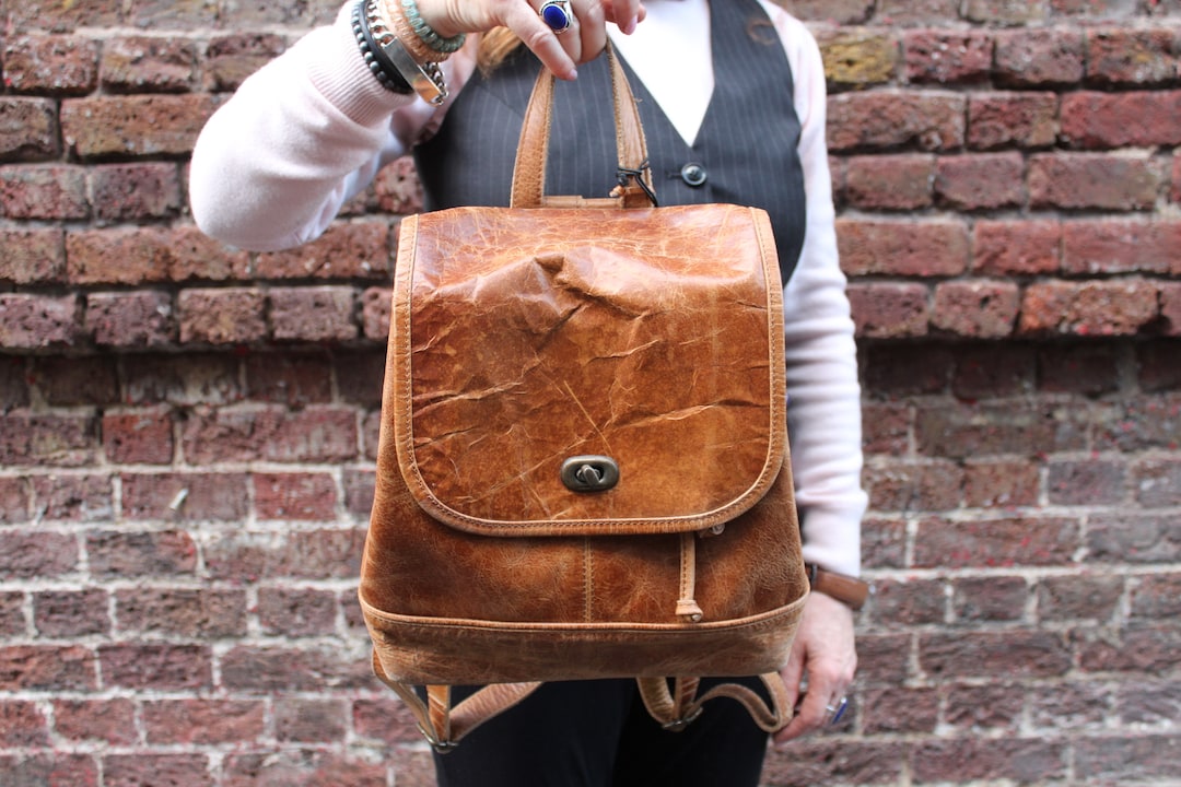 Rucksack Leather, Tan Scrunchy, Twister Closing, Worn Looking Leather ...