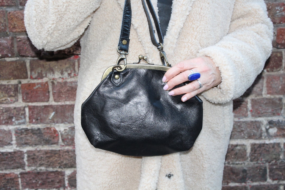 Black Leather Kiss Clasp Handbag: Retro Top Handle Crossbody Clutch - Etsy