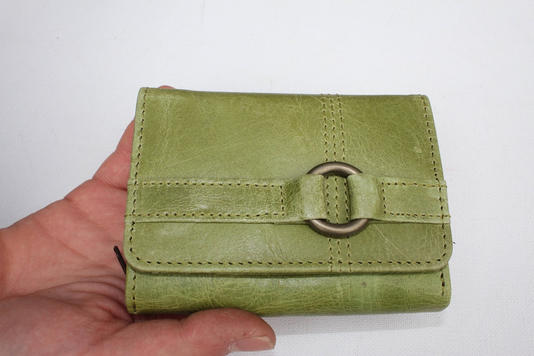 Little Apple Green Ring Wallet, Card Spaces, Note Compartment, Coin ...