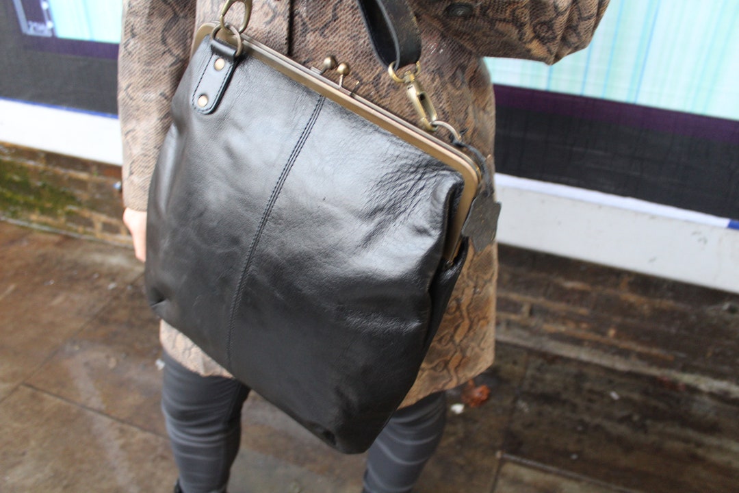 Black Leather Kiss Lock Crossbody Bag: Vintage Style Clip Frame - Etsy