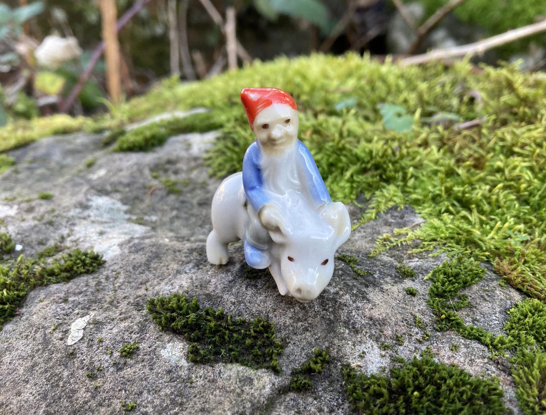 Rare Vintage Wade Whimsies Irish Pottery lucky Leprechaun W Red Hat ...