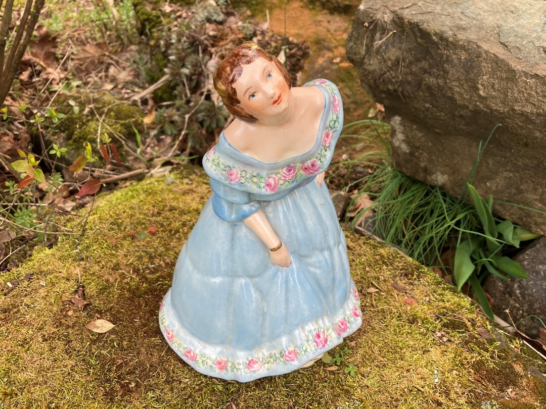 Vintage 10" Ceramic Large Figurine / Statue of Curtseying Victorian ...