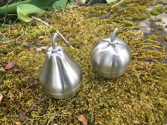 Home & Living Kitchen & Dining Vintage Metal Fruit Salt and Pepper ...