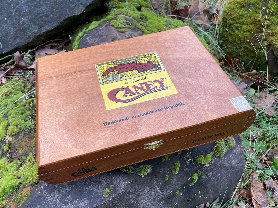 Vintage (empty) Wooden La Flor Del Caney Cigar Box From the Dominican ...