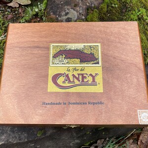 Vintage (empty) Wooden La Flor Del Caney Cigar Box From the Dominican ...