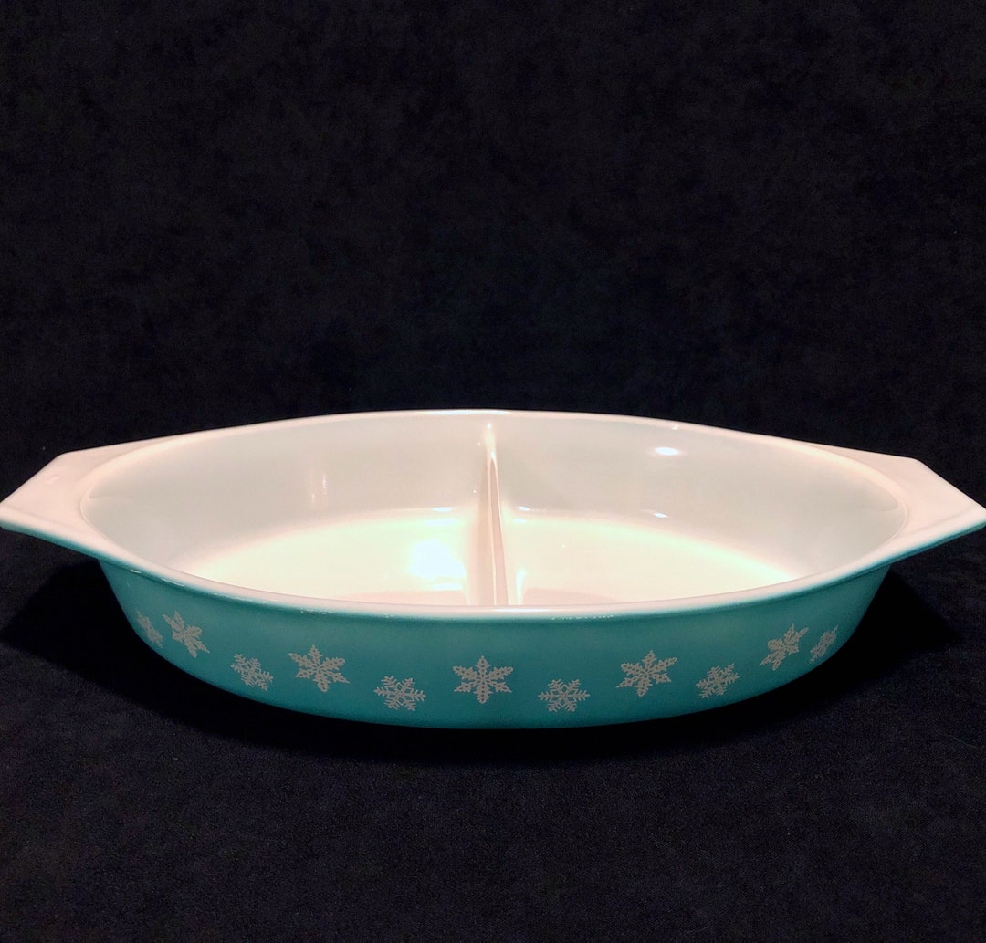 Vintage Mid Century Pyrex Oval Divided 1 1/2 Quart Vegetable Dish With ...
