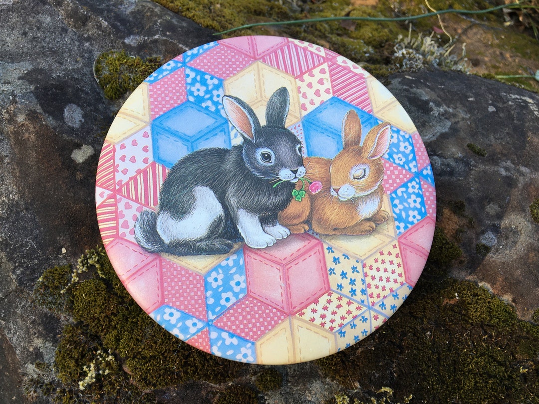 Adorable 5" Round Collectible Tin W/ Lid (decorated Inside & Out W ...