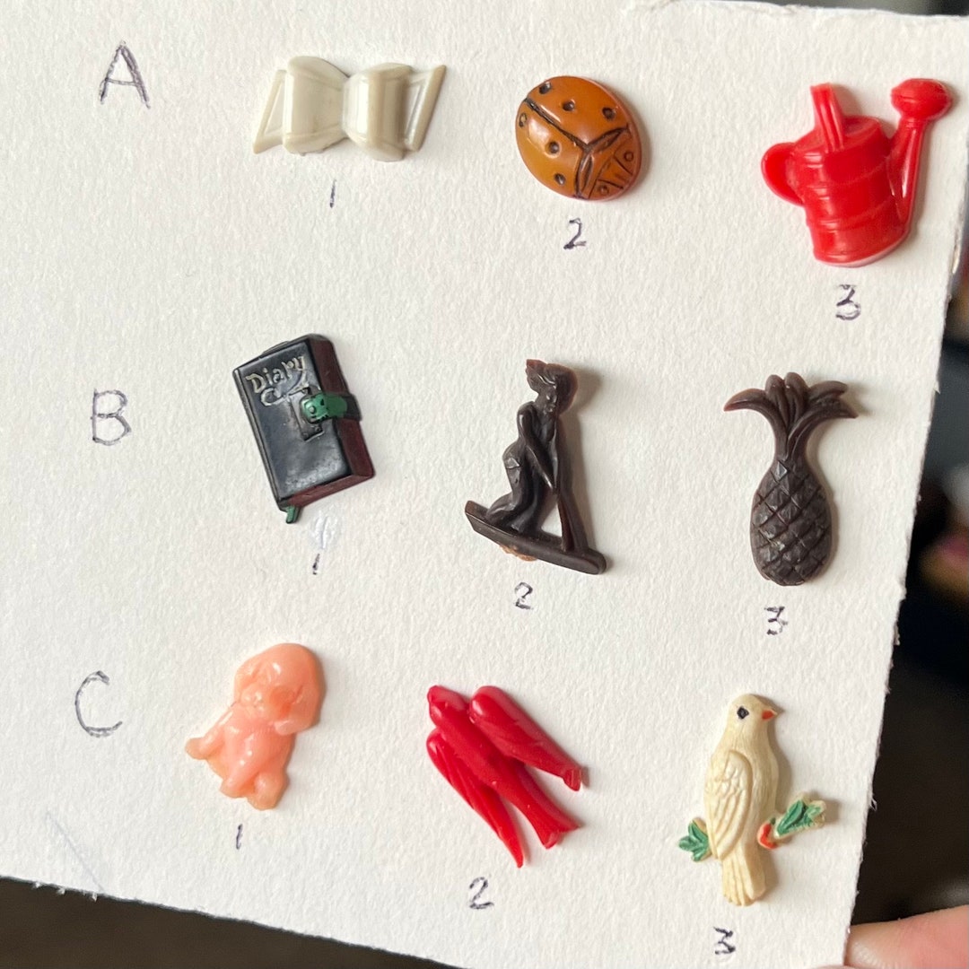 Realistics Vintage Plastic Buttons You Choose - Etsy