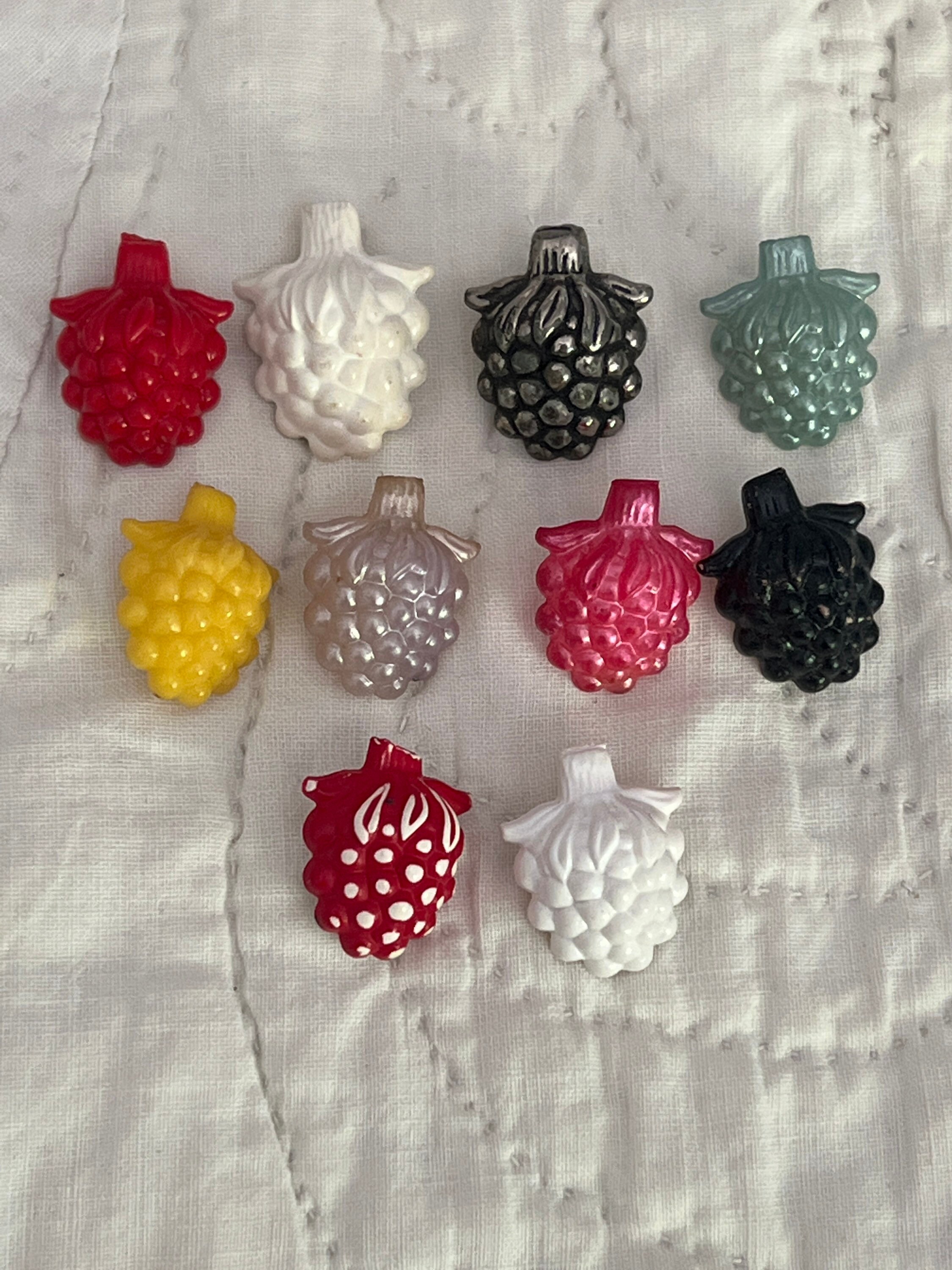 Vintage Realistic Raspberry Button - Etsy