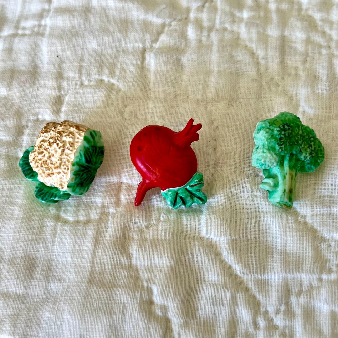 3 Garden Vegetable Buttons - Etsy
