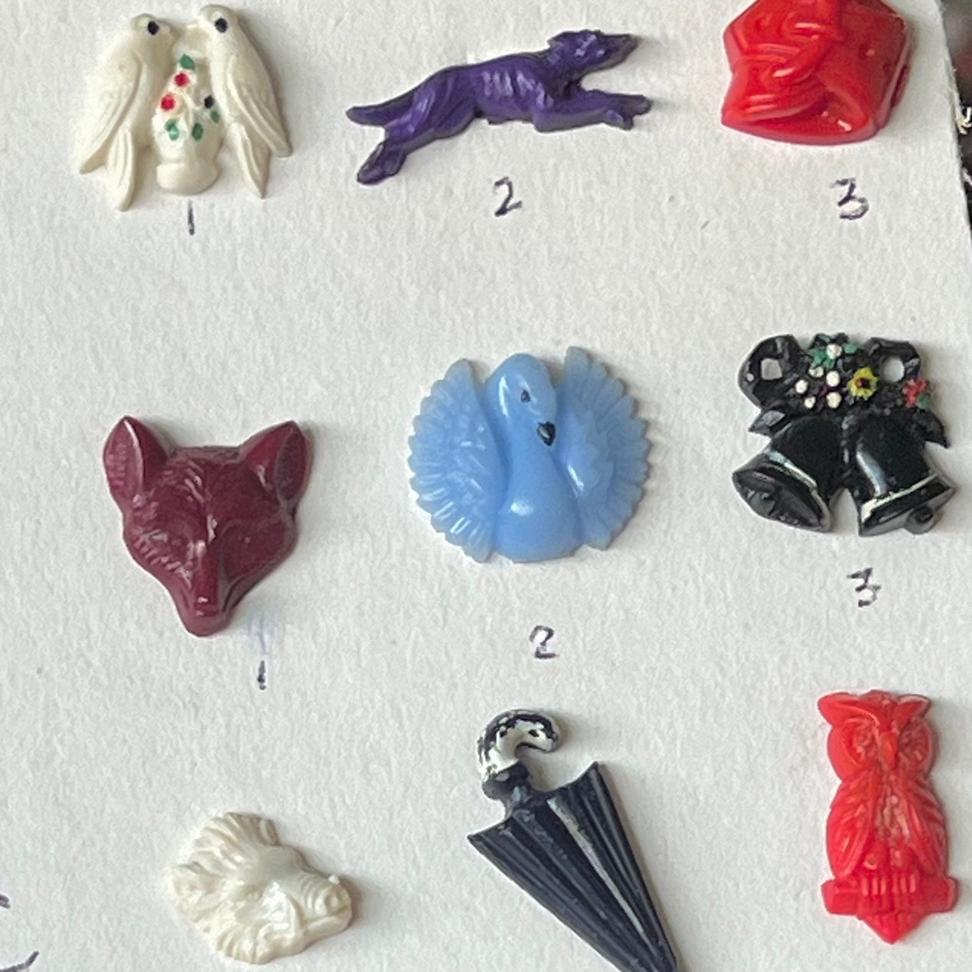 Vintage Realistic Buttons Grp 2 - Etsy