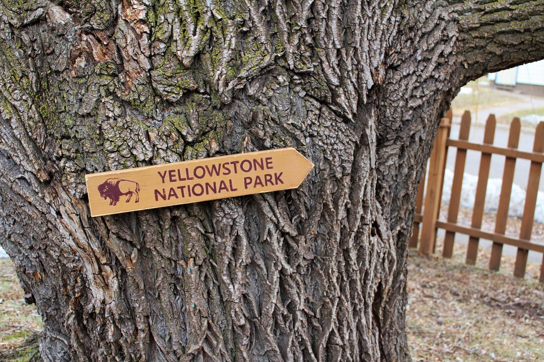 Yellowstone National Park Sign, Hand Painted Distressed Wooden ...
