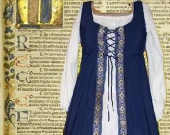 Renaissance Gown Medieval Costume SCA Garb Green Irish Style | Etsy