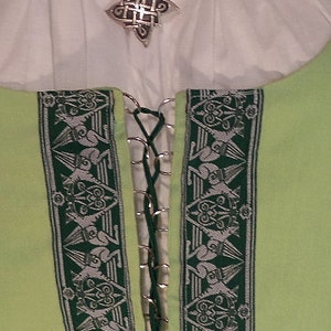 Renaissance Gown Medieval Costume Celtic SCA Garb Irish Greens Frt-lcg ...