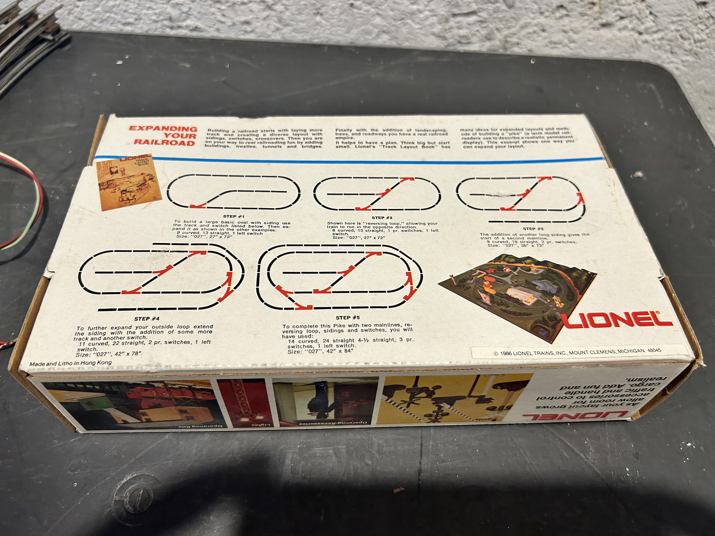 Post War Lionel Vintage 1953 Number 2025 Engine Train Set, 7 Train Cars ...