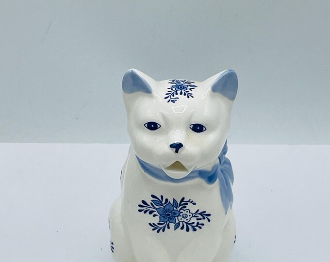 Vintage Cat Creamer, Milk Pitcher or Syrup Server Blue and White Floral ...
